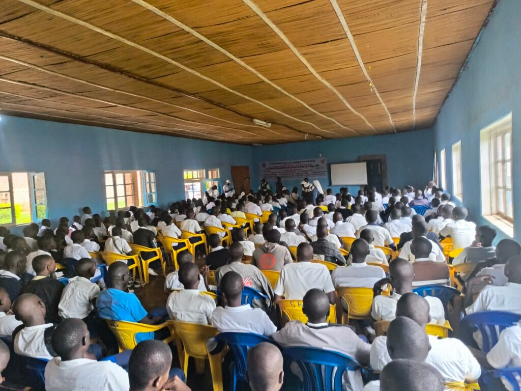 Sensibilisation aux études Universitaires 2023-2024 à Logo - Unilac Mahagi