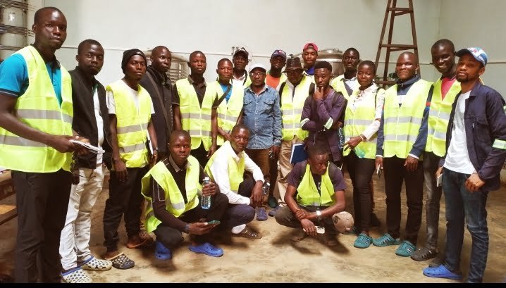 Visite pédagogique à l'usine Evina. Les étudiants de Polytechnique de l ...